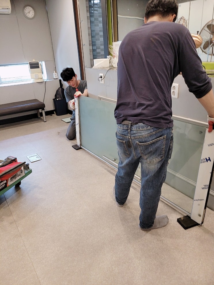 샤워장문 힌지교체 [행신동헬스] : 네이버 블로그