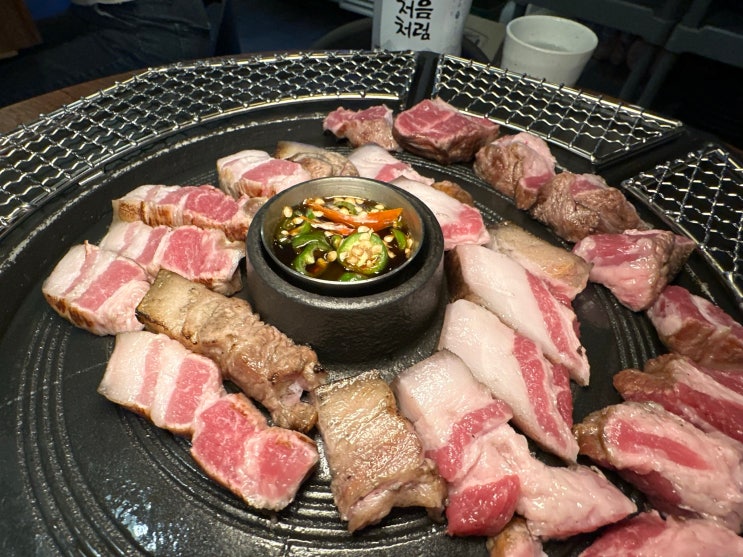 제주산 돼지고기구이 돈주는남자 본점 홍대 맛집 네이버 블로그