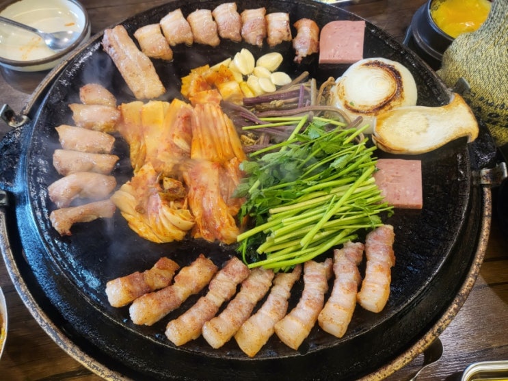 광주 신안동 솥뚜껑에 고기는 못 참지 솥뚜껑삼겹살 맛집 상만이네 꽃돼지솥뚜껑 네이버 블로그