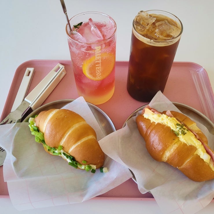 성수 디저트 맛집 팔레트202 쪽파크림치즈소금빵 바질스콘 피자스콘 후기 네이버 블로그