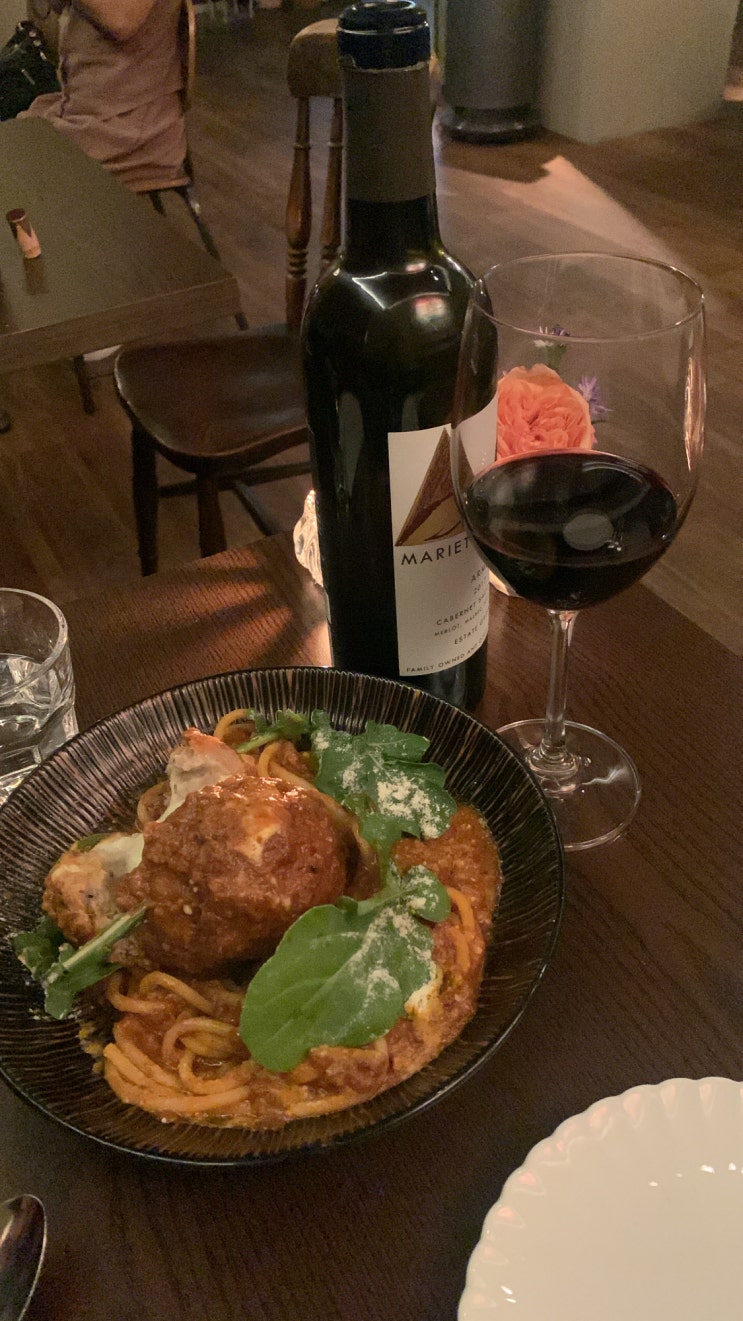 이태원 맛집 분위기가 너무 좋은 이태원 와인바 레스토랑 디어앨리스 네이버 블로그