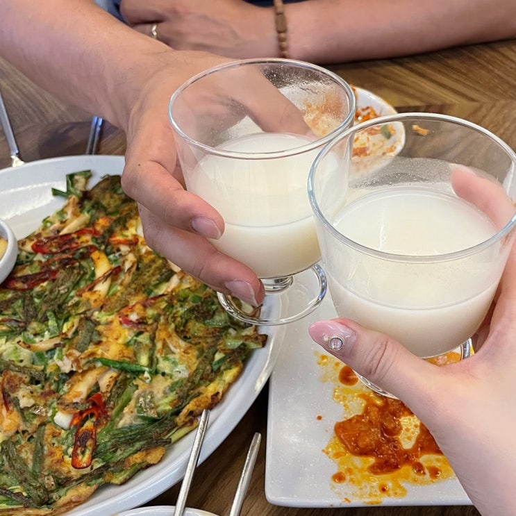 김해주촌술집 막걸리전문점 두부김치 해물파전 납작비빔만두 | 더말랑 : 네이버 블로그