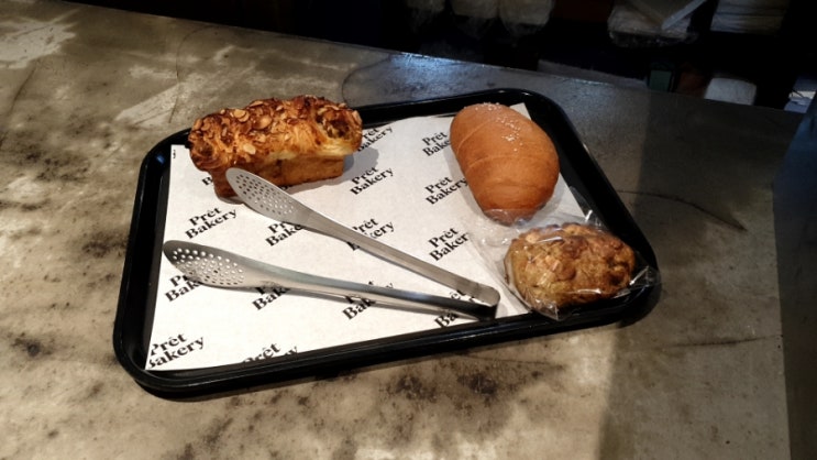 [성남 분당 카페] 프렛 베이커리(Prêt Bakery) 내돈내산 솔직후기 _ 시오빵(소금빵), 밤패스츄리 : 네이버 블로그
