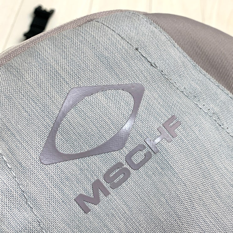 MSCHF 미스치프 롬버스 백팩 핑크 그레이 후기 착샷, 사이즈 : 네이버 블로그