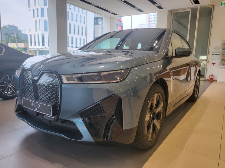 누구나 한번쯤은 꿈꾸는 매력적인 프리미엄 럭셔리 전기 Suv! BMW iX50 Spt Plus P1-2 블루릿지 마운틴 컬러 ...