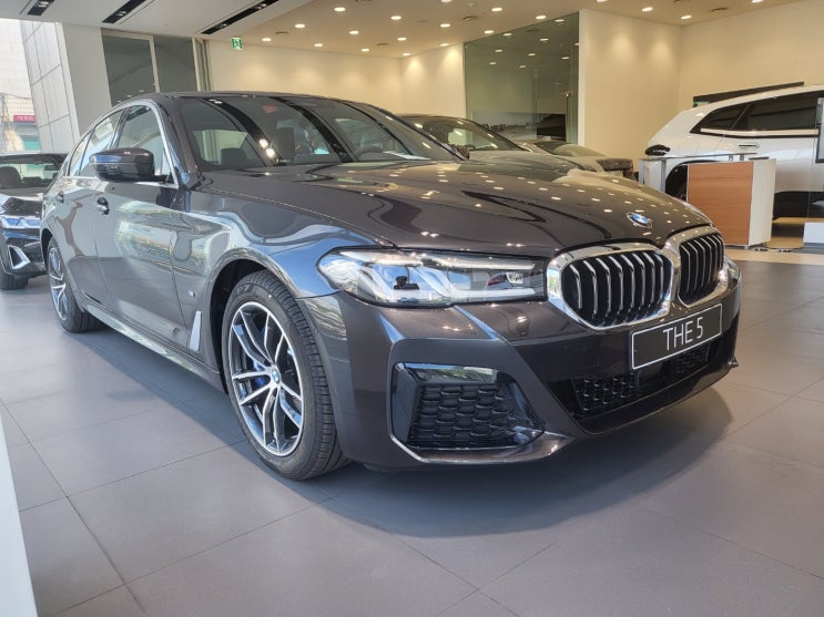 전기차보다 연비가 더 뛰어난 마일드하이브리드[MHEV] 디젤 세단! BMW 523d M Spt LCI P1 소피스토그레이 컬러 ...
