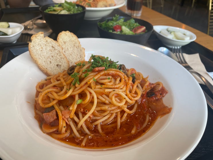 남부터미널역 음식 그리고 술 우리집 파스타맛집🥰 데이트하기좋은곳 조용한점심식사사 테이블과의자인테리어굿 남부터미널