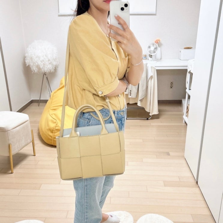 보테가베네타 아르코 토트 미니 8개월 후기 아이패드가방 수납 데일리룩과 착샷 장단점 네이버 블로그