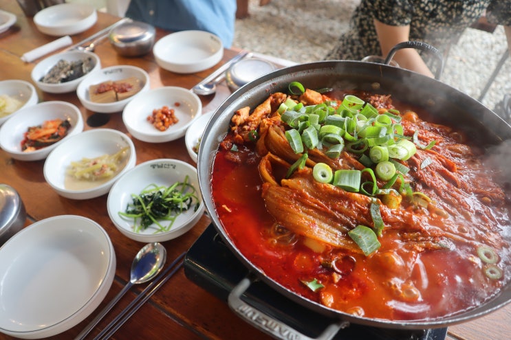 전북완주 전주 근교 계곡 맛집 종남산장 묵은지 닭볶음탕 계곡 물놀이💙 네이버 블로그
