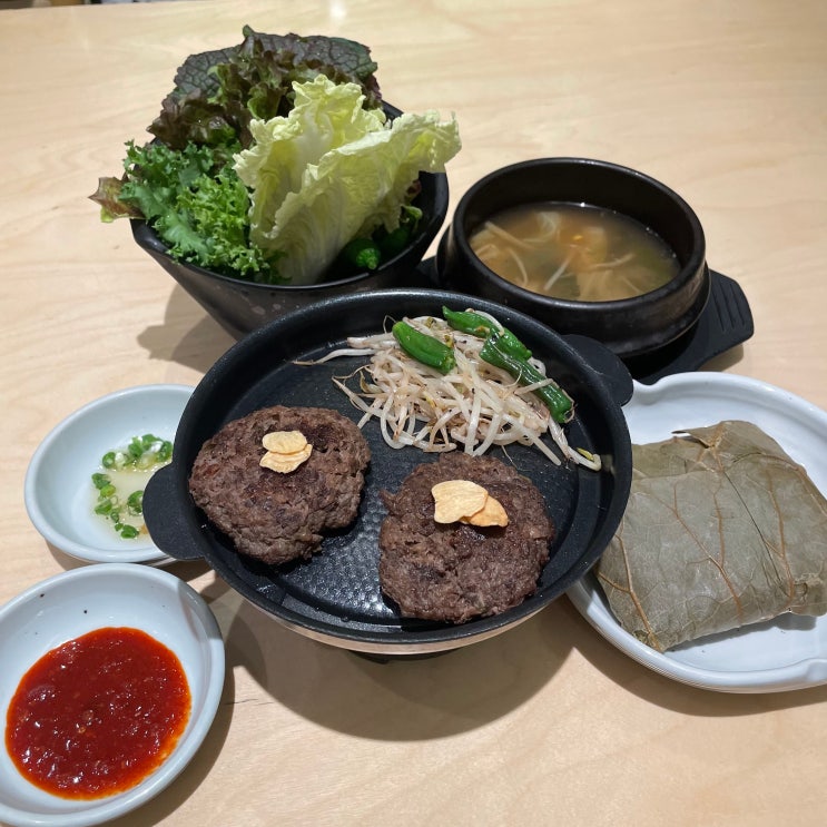 제대로 된 떡갈비를 맛볼 수 있는 여의도 맛집 덕인관더현대서울 네이버 블로그