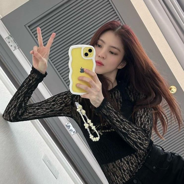 어디서 쿨내 안나요 한소희 패션 디올레이디백 미듐 가방 페이크미 선글라스 네이버 블로그