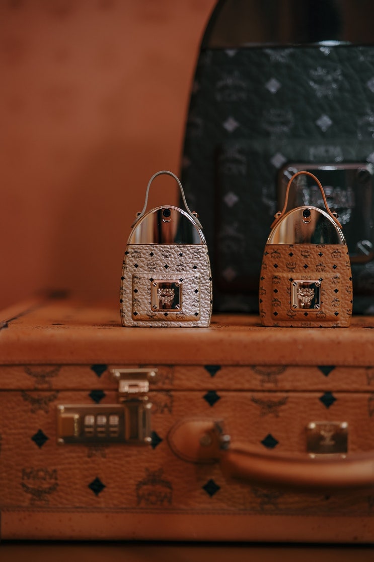 MCM 24SS 컬렉션 IN 밀라노 패션위크, 여자 남자 명품 브랜드 엠씨엠이 선보인 가방 토트백 쇼퍼백 백팩 등! : 네이버 블로그