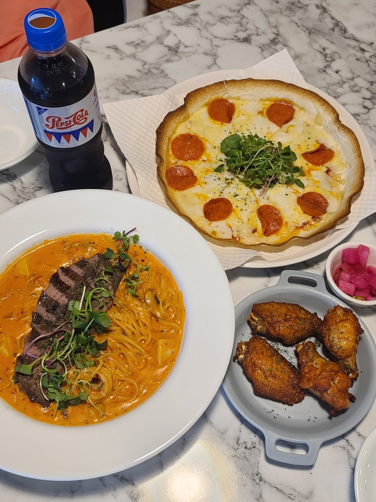 충주 맛집 신연수동 까사피에스타 Casa Fiesta 수비드 매콘 로제파스타 페퍼로니 씬피자 버팔로윙봉 네이버 블로그