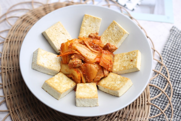 삼겹살김치볶음 두부김치 돼지고기 묵은지볶음 비오는날음식 들기름두부구이 네이버 블로그