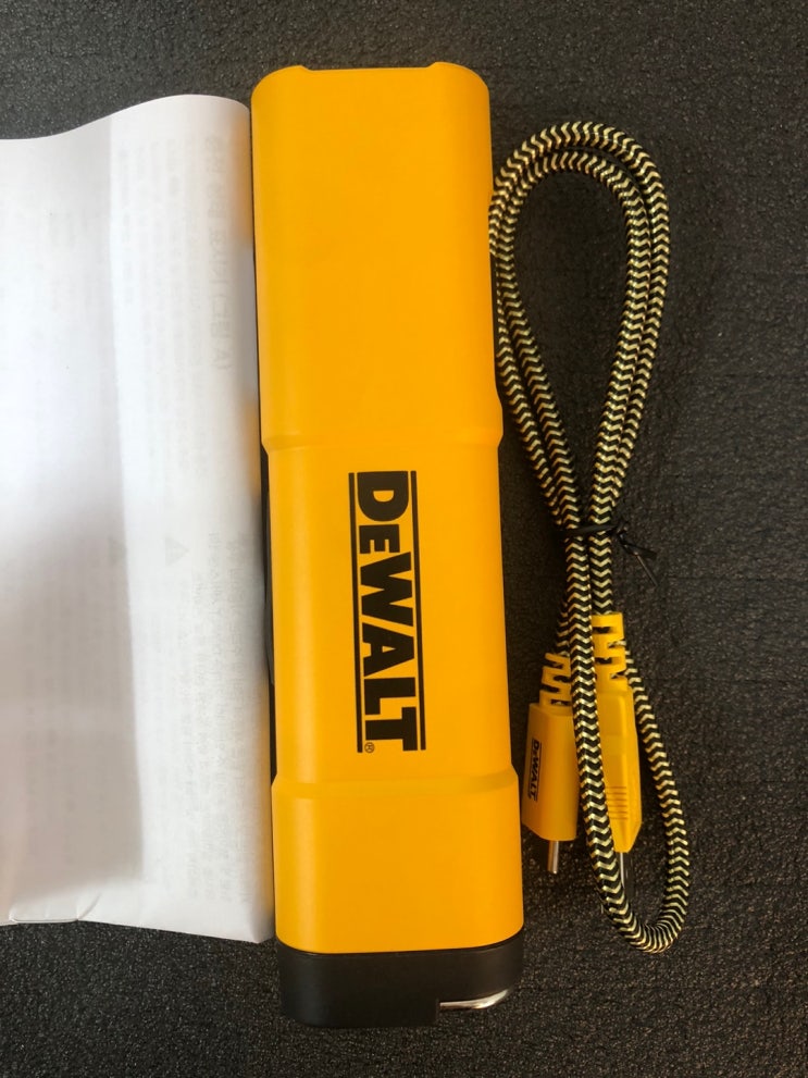 디월트 USB-C DEWALT 플래쉬 라이트 DCL183 : 네이버 블로그