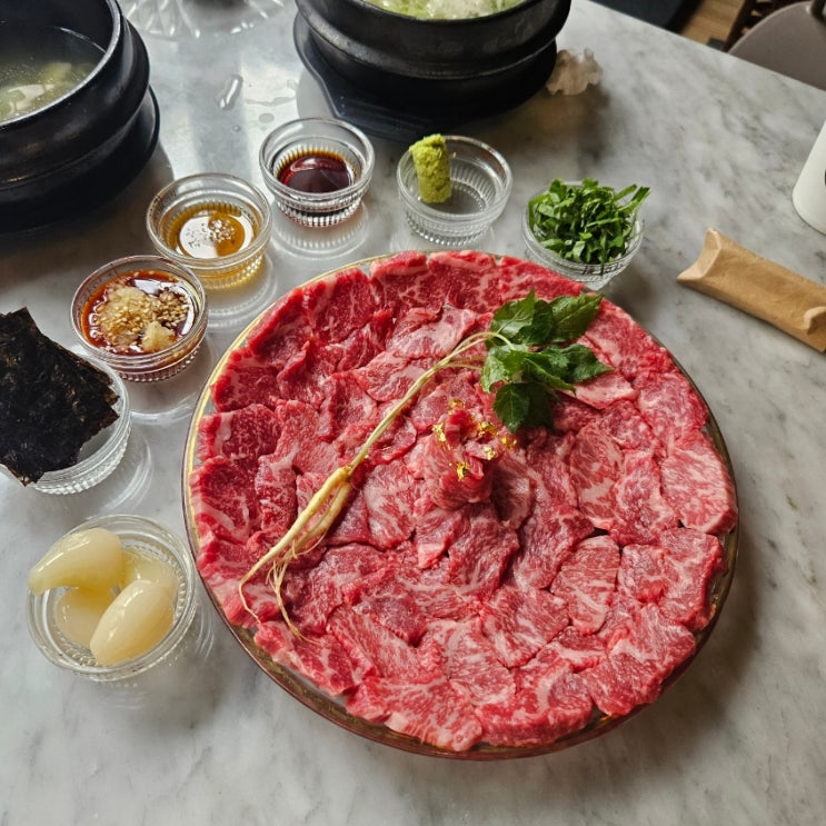 범계맛집 콜키지 프리 뭉티기 육전 육값어치메뉴판 네이버 블로그