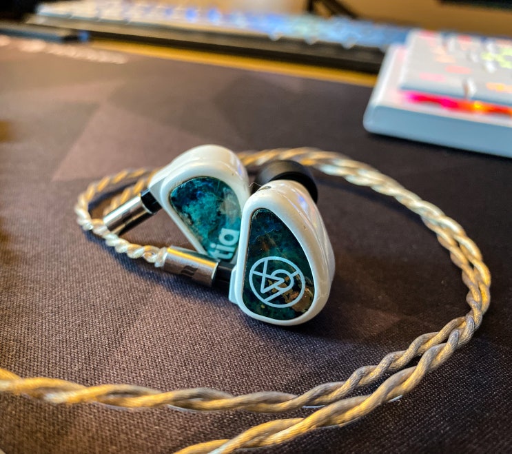 64Audio의 한정판 Tia fourte blanc(포르테 블랑) 유선 이어폰 리뷰 : 네이버 블로그