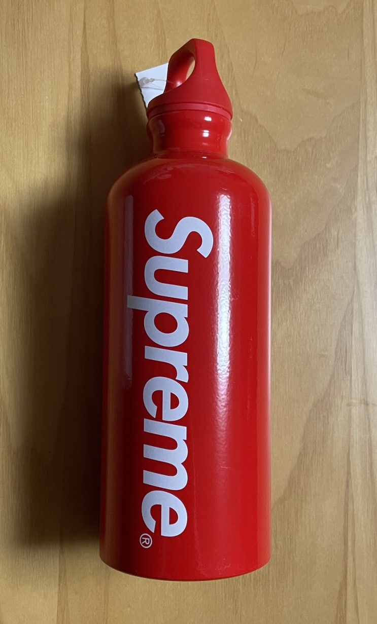 SUPREME SIGG Traveller 0.6L Water Bottle : 슈프림 지그 텀블러, 워터 보틀, 슈프림 오사카 ...
