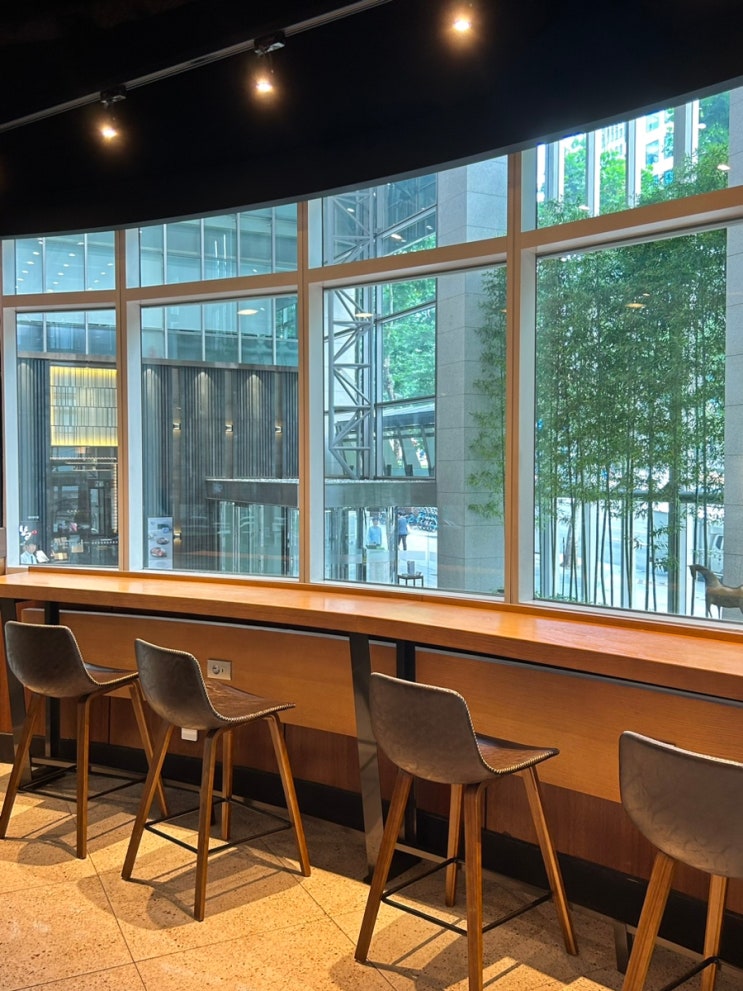 [선릉역 스타벅스 추천] 공간이 예쁜 '스타벅스 르네상스사거리점' : 네이버 블로그