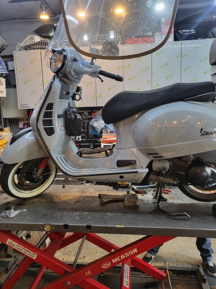 베스파 GTS300 신코백테타이어 장착기 : 네이버 블로그