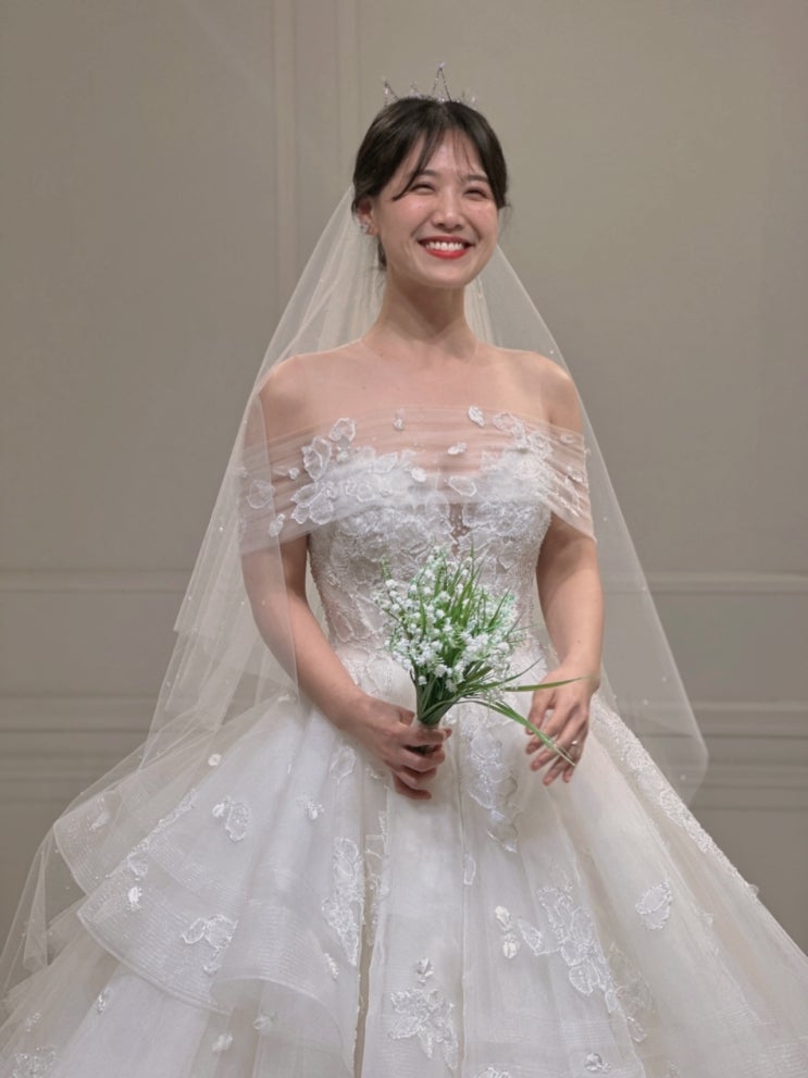 드레스 투어 켈리손윤희 셀레브 브라이덜 플로렌스 네이버 블로그