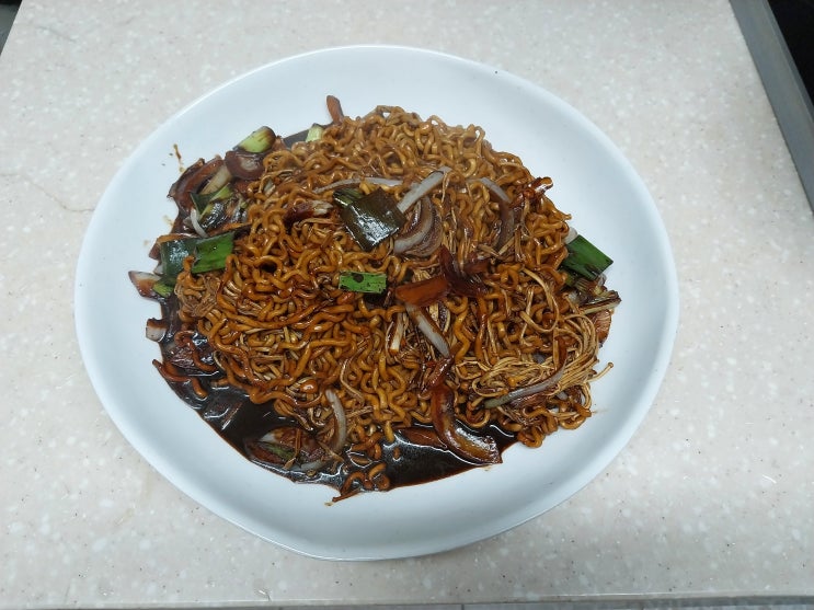 짜장라면 끓이는 법 할 때 채소가 많아 짜장이 부족하면 양조간장을 조금 넣어 보세요 네이버 블로그