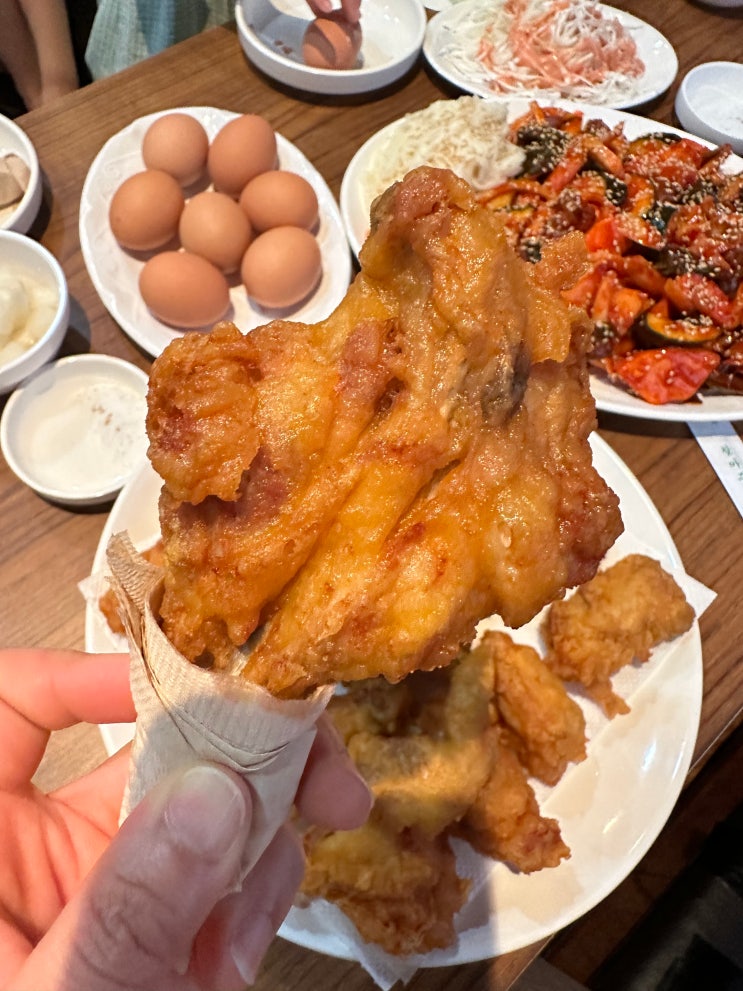 웨이팅 해도 먹기힘든 이천 칸꼬시 치킨호프 깨끗하게 튀겨낸 후라이드치킨과 푸짐한 골뱅이 반숙 계란의 미친맛 네이버 블로그