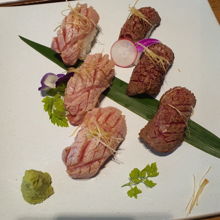 영등포구 여의도동 일식 맛집 카이센동혼마구로동사케동우니 카니 이쿠라동한우 도로아부리스시6종 오복수산 여의도점 후기