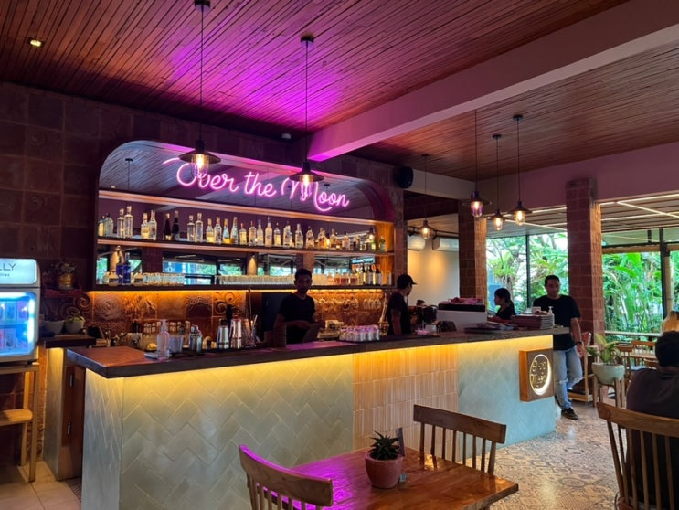 발리 사누르 카페 오버더문 over the moon cafe - 칵테일, 스무디볼 : 네이버 블로그