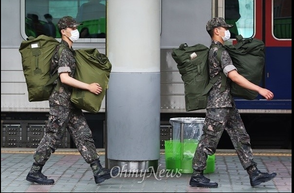 훈련 일지 전역자의 생생한 진주공군교육사령부 훈련소 생활 32일차롤링페이퍼특기학교의류대수료식연습공군입대