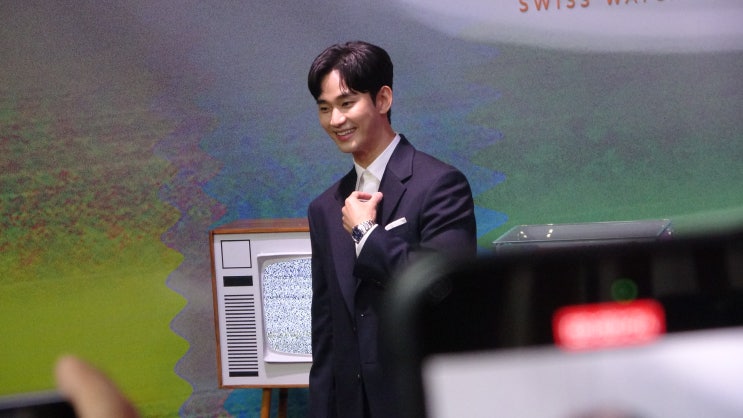 배우 김수현 착용 시계 미도 멀티포트 Tv 빅 데이트 컬렉션 스펙 요약 정리 Feat 스펙and가성비 괴물 네이버 블로그
