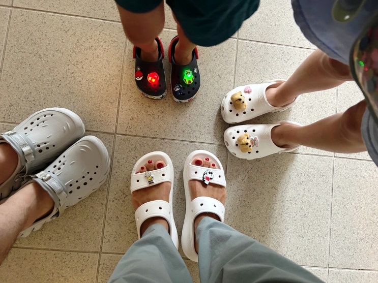 크록스 클래식 크러쉬 샌들 CLASSIC CRUSH SANDAL 207670-100 여성크록스샌들 후기 : 네이버 블로그