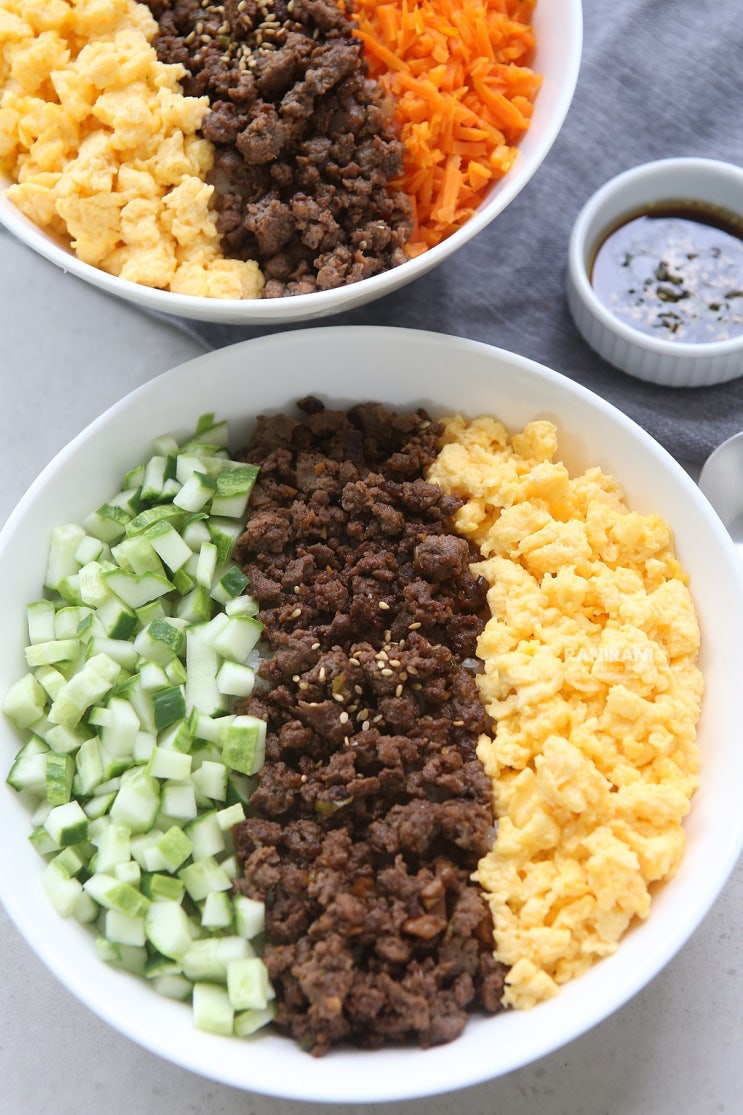 눈으로 먼저 먹어요 삼색소보로덮밥 고슬고슬 오이 소고기 소보로 비빔밥 네이버 블로그