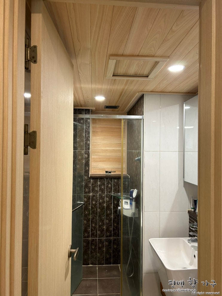 편백나무 인테리어로 습기 없는 상쾌한 화장실을 만들어보세요 : 네이버 블로그