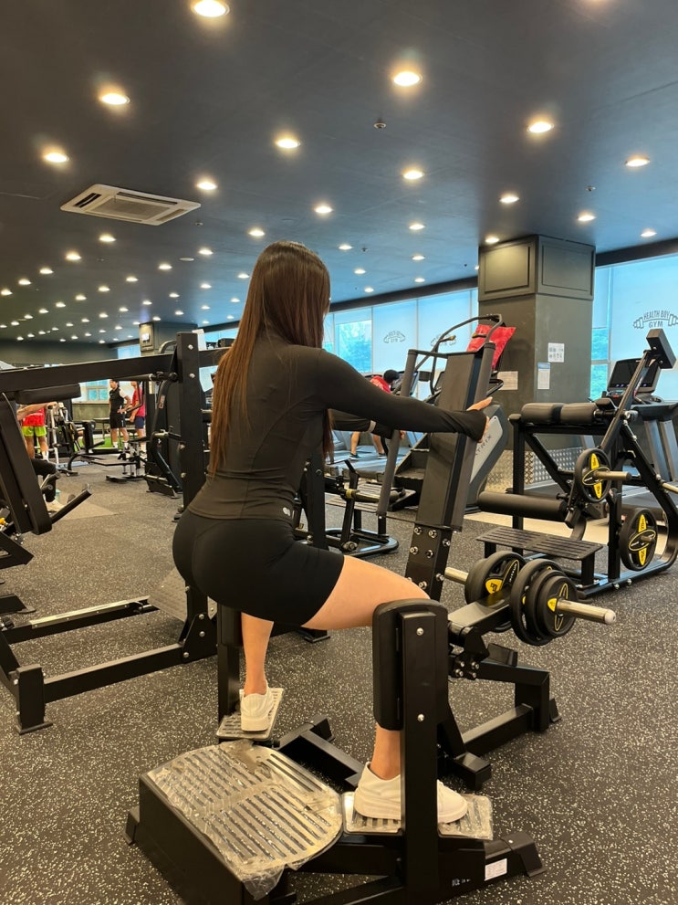 대전 관저동 헬스장 헬스보이짐 관저점 새로운 힙머신 ①스탠딩 아웃 타이 관저동 헬스장 관저동 필라테스 힙머신 엉덩이