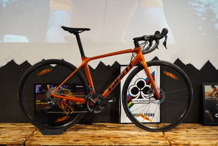 [자전거 연구소] 자이언트 TCR ADV 1 KOM 입고 : 네이버 블로그