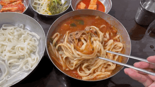 서울 미식 여행 줄서서 먹는 삼각지 맛집 칼칼한 육개장 ‘문배동 육칼 네이버 블로그
