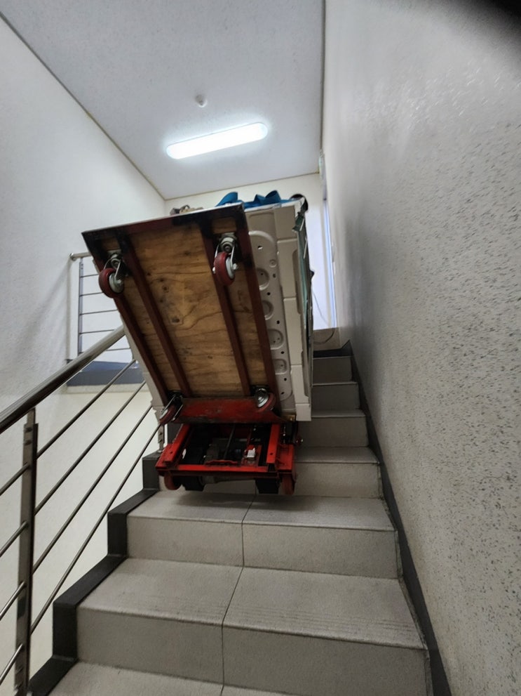 삼성동 KT&G 빌딩 에어컨 실외기 중량물 계단 운반 작업 : 네이버 블로그