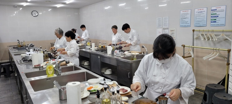국비지원요리학원 고양 원흥 에듀셰프요리제과제빵교육원 재직자 양식조리기능사 과정이 개강하였습니다713일 내일배움카드