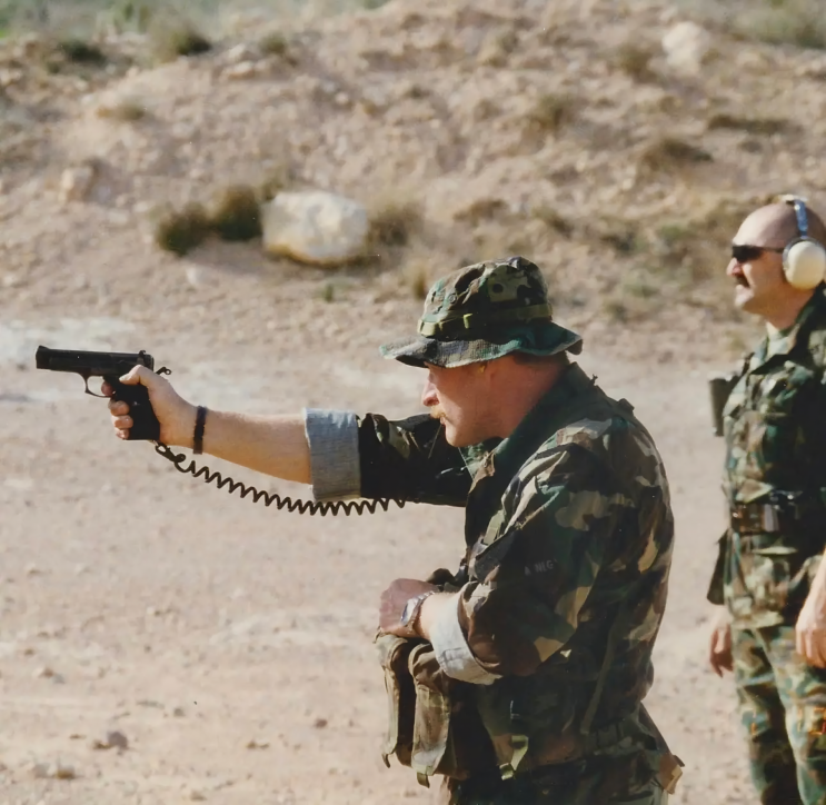 스페인제 STAR Model 28 권총을 쓴 네이비씰? : 네이버 블로그