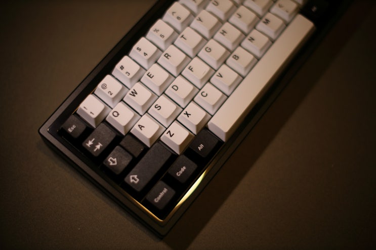 Bitmap Studio Iskar Black-Black x GMK Monochrome : 네이버 블로그