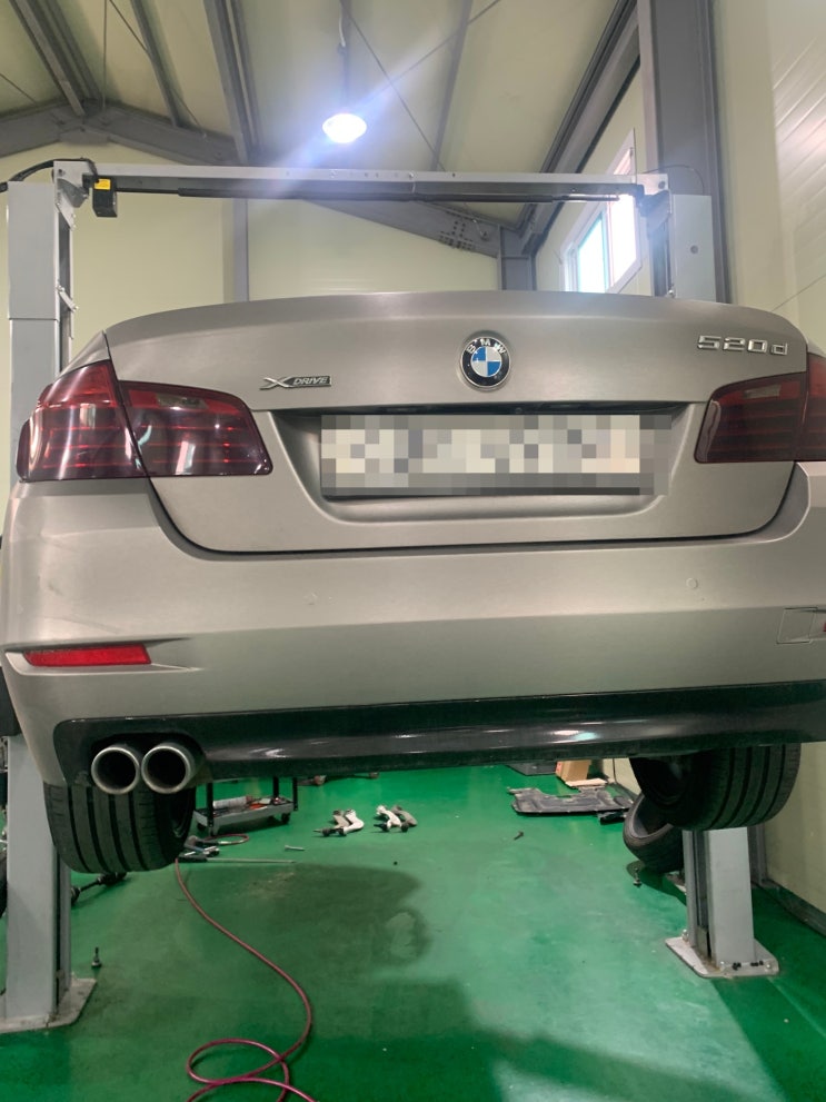 Bmw 520d 뚝뚝뚝 하체소음 텐션스트럿 양쪽 운전석 등속조인트 교환 하남카센터하남수입차정비휴일카센터 프론티어바름