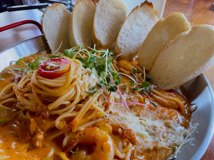 울산 삼산 밥집 코지하우스 울산삼산점 울산 삼산 파스타 필라프맛집 넓은 매장에서 먹는 맛있는 필라프 넓은 매장에서 쾌적한