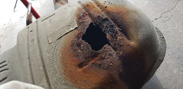 음성 대우 자동차 써비스 알페온 후 소음기 중간 마후라 리어 머플러 부식 용접 수리 고난도 작업 네이버 블로그