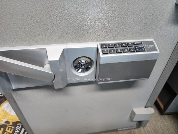 BUMIL SAFE 금고 문이 안잠길때 수리하기 번호판 고장으로 잠김 : 네이버 블로그