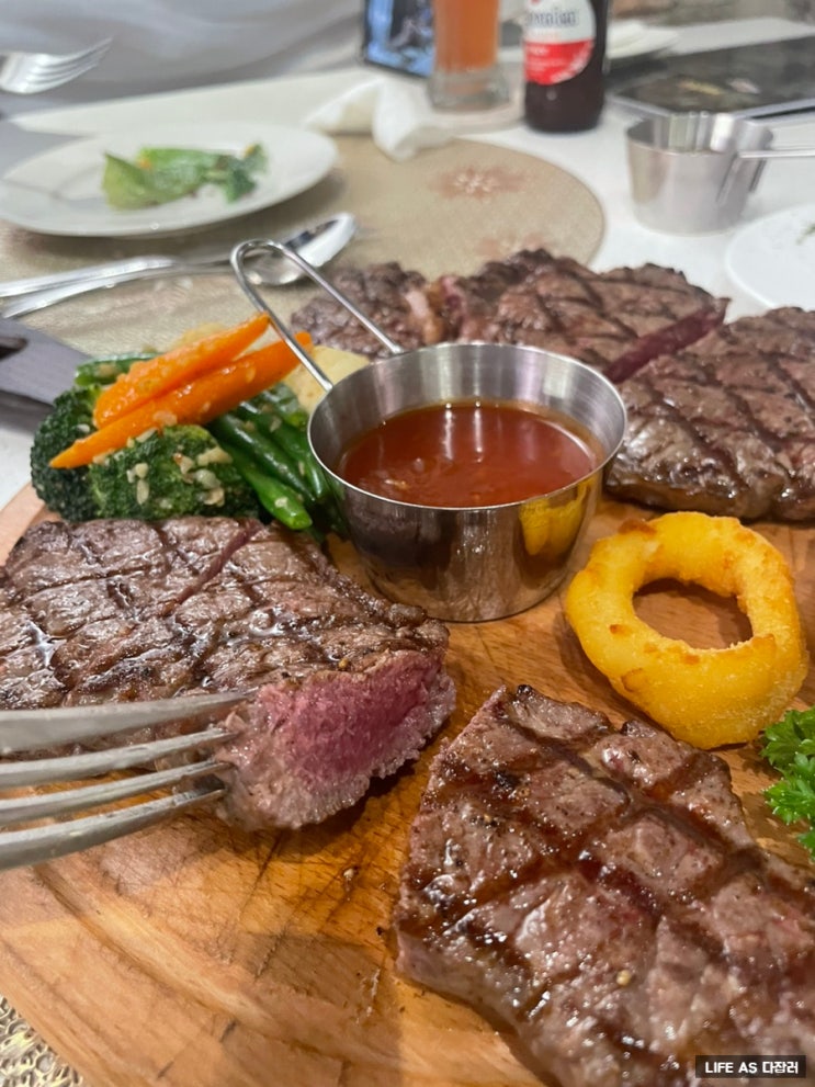 호치민 스테이크 추천 후기 소고기가 살살 녹았던 토핑 비프 Topping Beef : 네이버 블로그