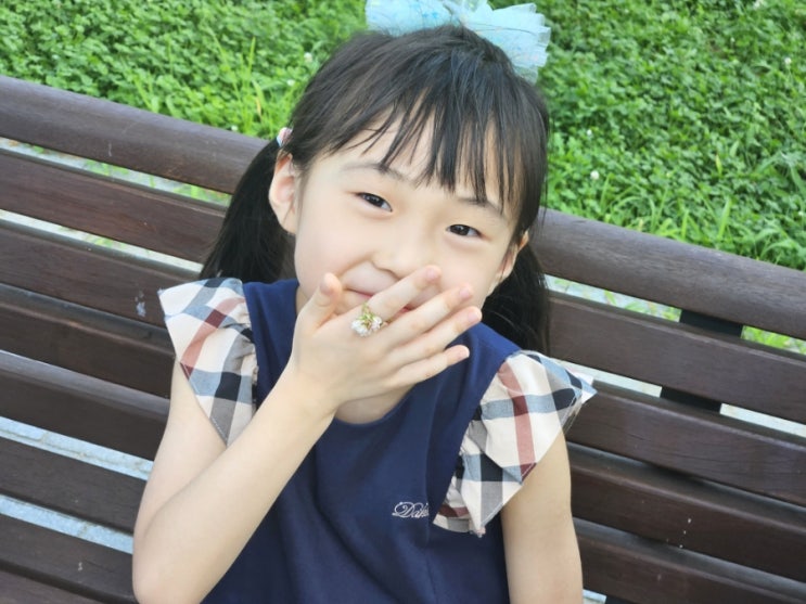 토끼풀반지 만들기 둘째오빠와 자연물놀이 네이버 블로그