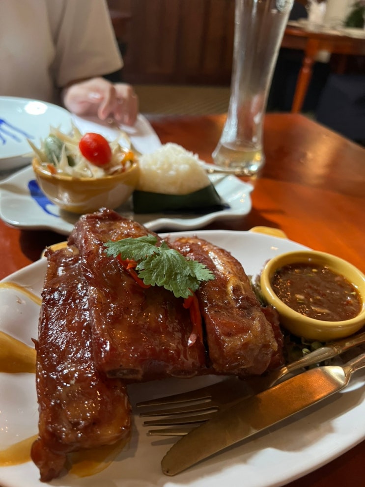 [푸켓] 올드타운 맛집 (블루엘리펀트, RYN Coffee) : 네이버 블로그