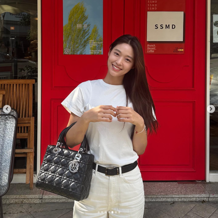 설현 인스타 속 사복 패션 레이디 디올 미디엄 백설현 Dior 레이디 백 네이버 블로그