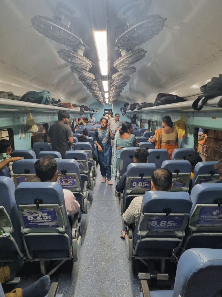 [인도 기차여행 후기] 가야 - 파트나 Pnbe Janshatbdi (Second Sitting (2S) / 노에이컨 2등석) - 1시간 45분 : 네이버 블로그